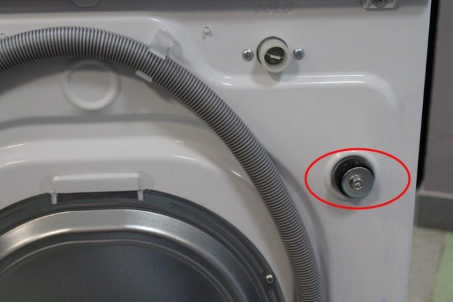 What happens if you do not remove the transport bolts from the washing ...
