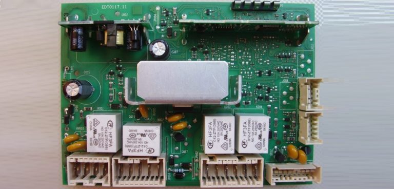 Error F06 on an Indesit washing machine