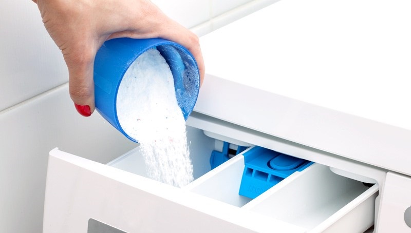 Cleaning the drum in a Hisense washing machine