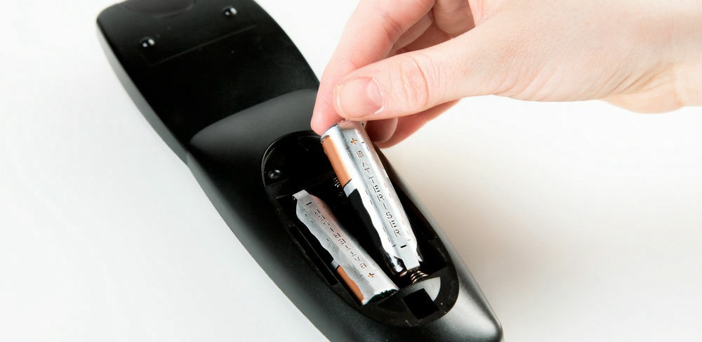 Washed the TV remote control in the washing machine: what to do